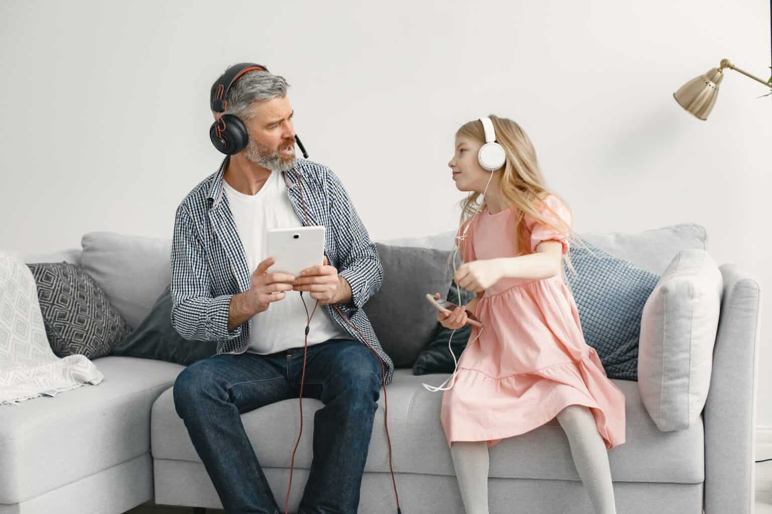 Nurturing Tech-Savvy Kids: 10 Practical Tips for Parenting in the ...