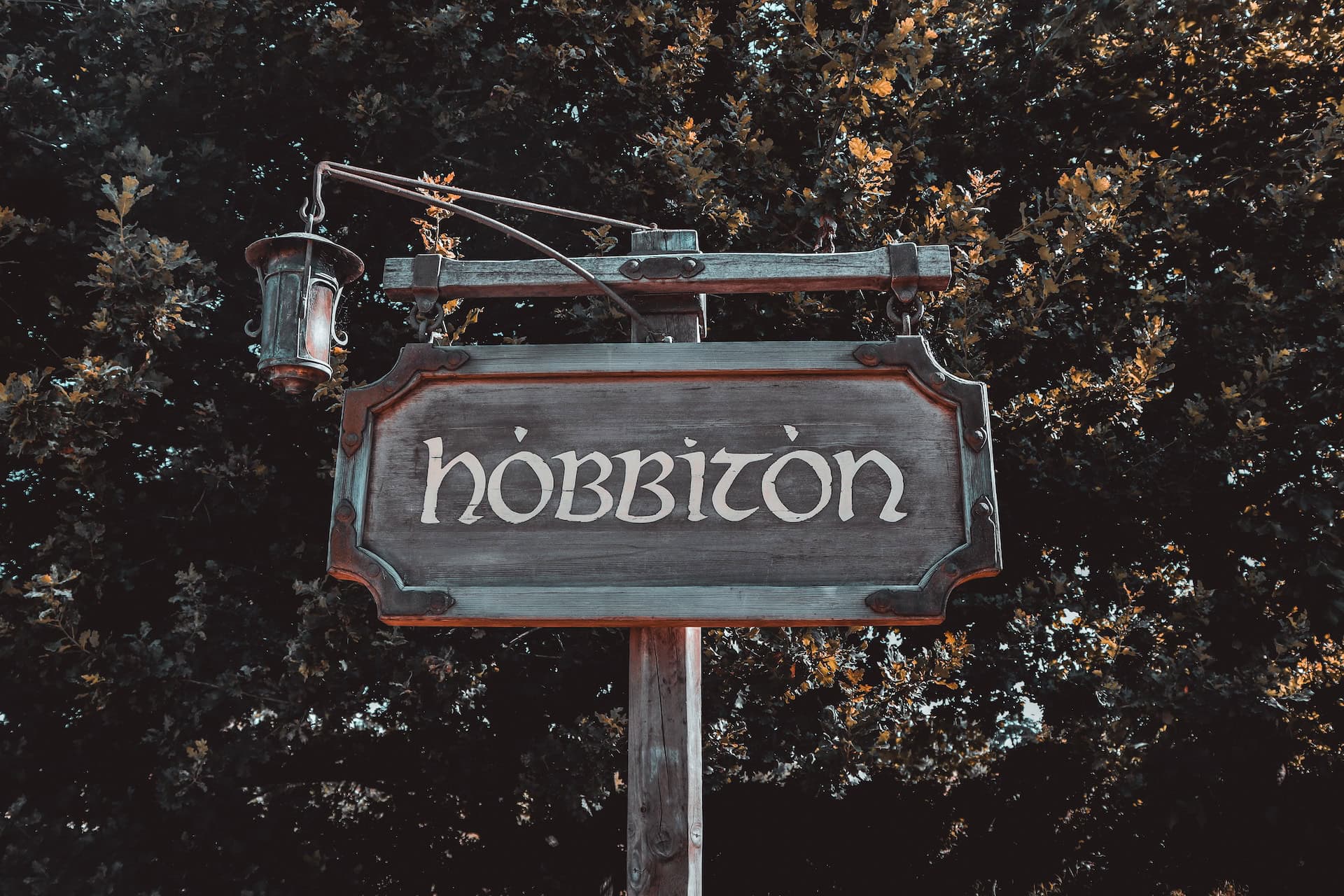 Explore the Enchanting New Hobbit Hole at the Hobbiton Movie Set ...